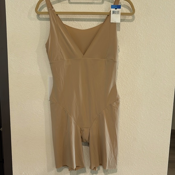 Maidenform | Intimates & Sleepwear | Nwt Maidenform Body Shaperfrom ...